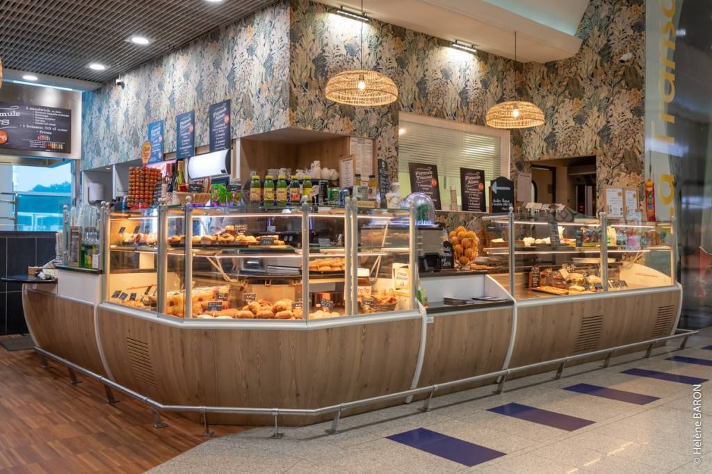 Agencement d'une Cafeteria à Vannes (56) | Bois & Concepts